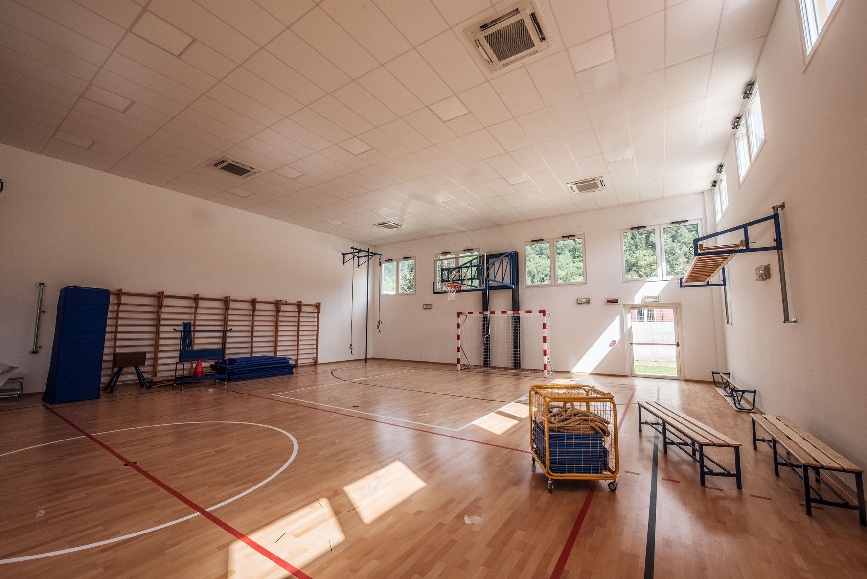 Inaugurata la nuova palestra della scuola di Arquata | Piceno News 24 Inaugurata la nuova palestra della scuola di Arquata | Piceno News 24