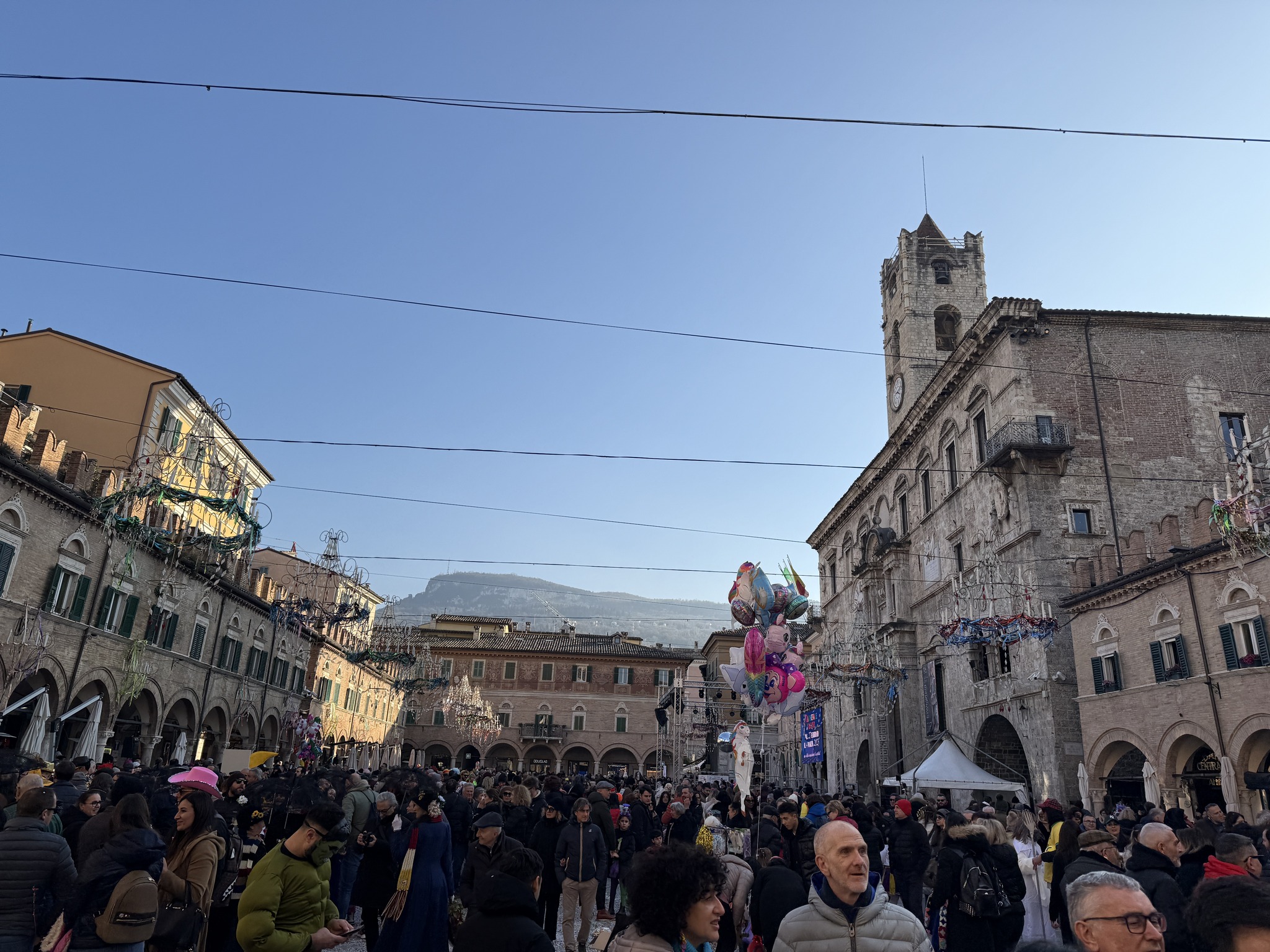 Carnevale di Ascoli, ecco tutte le nominations dei gruppi mascherati ... Carnevale di Ascoli, ecco tutte le nominations dei gruppi mascherati ...